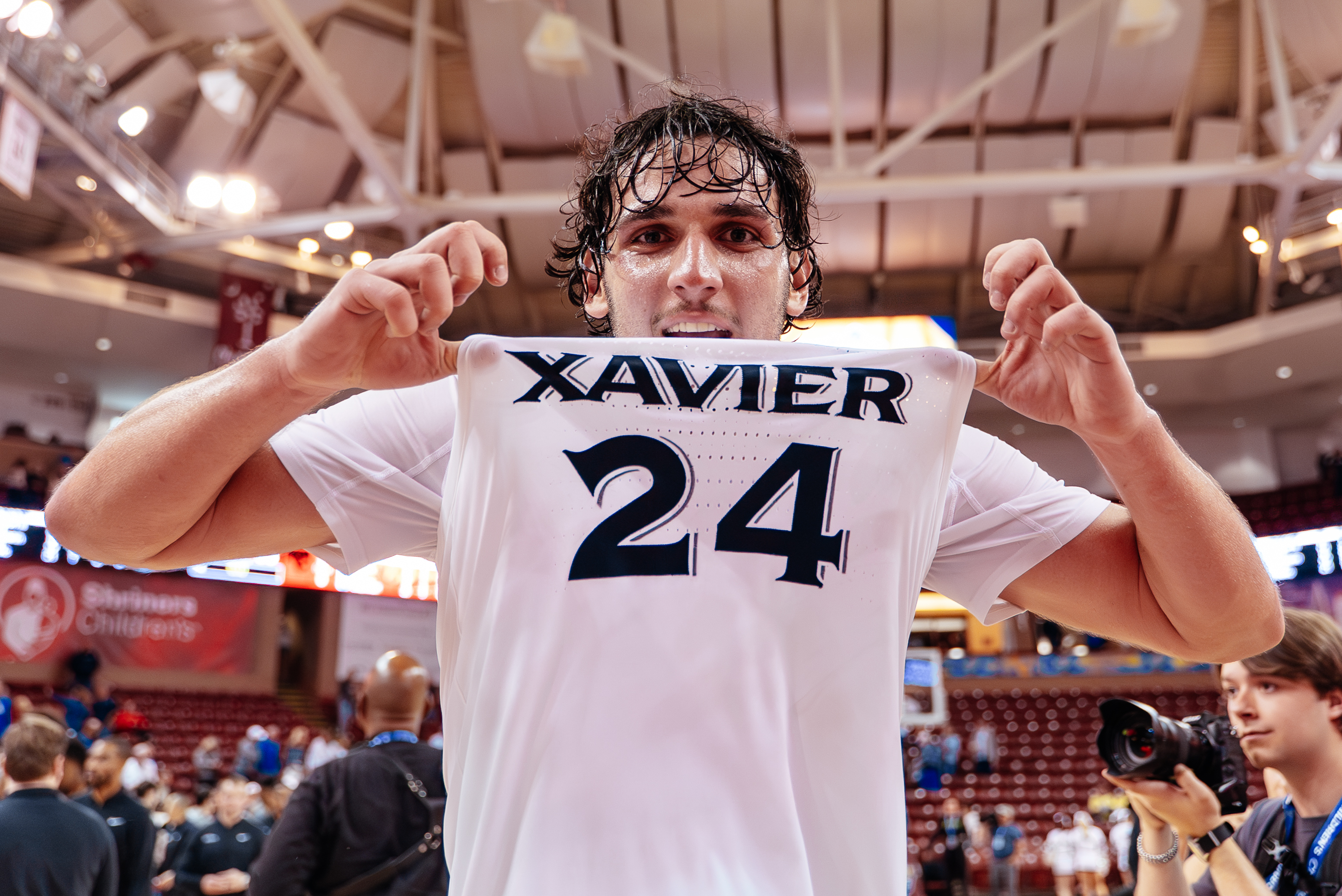 Men's Basketball vs. West Virginia by Xavier Musketeers