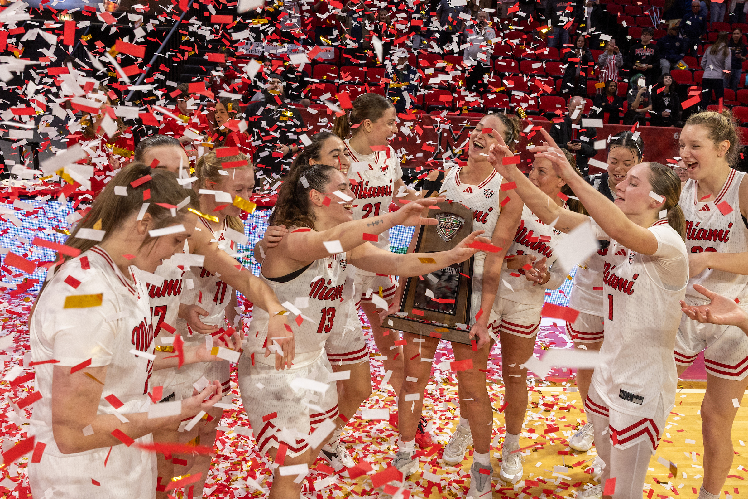 Miami D6126 women's basketball team celebrates their MAC championship ...