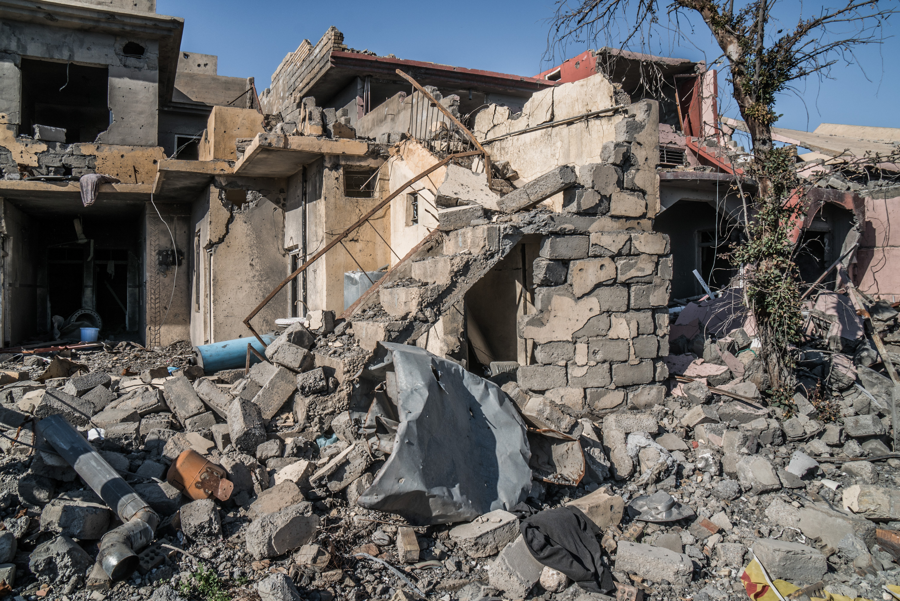 Iraqis rebuild