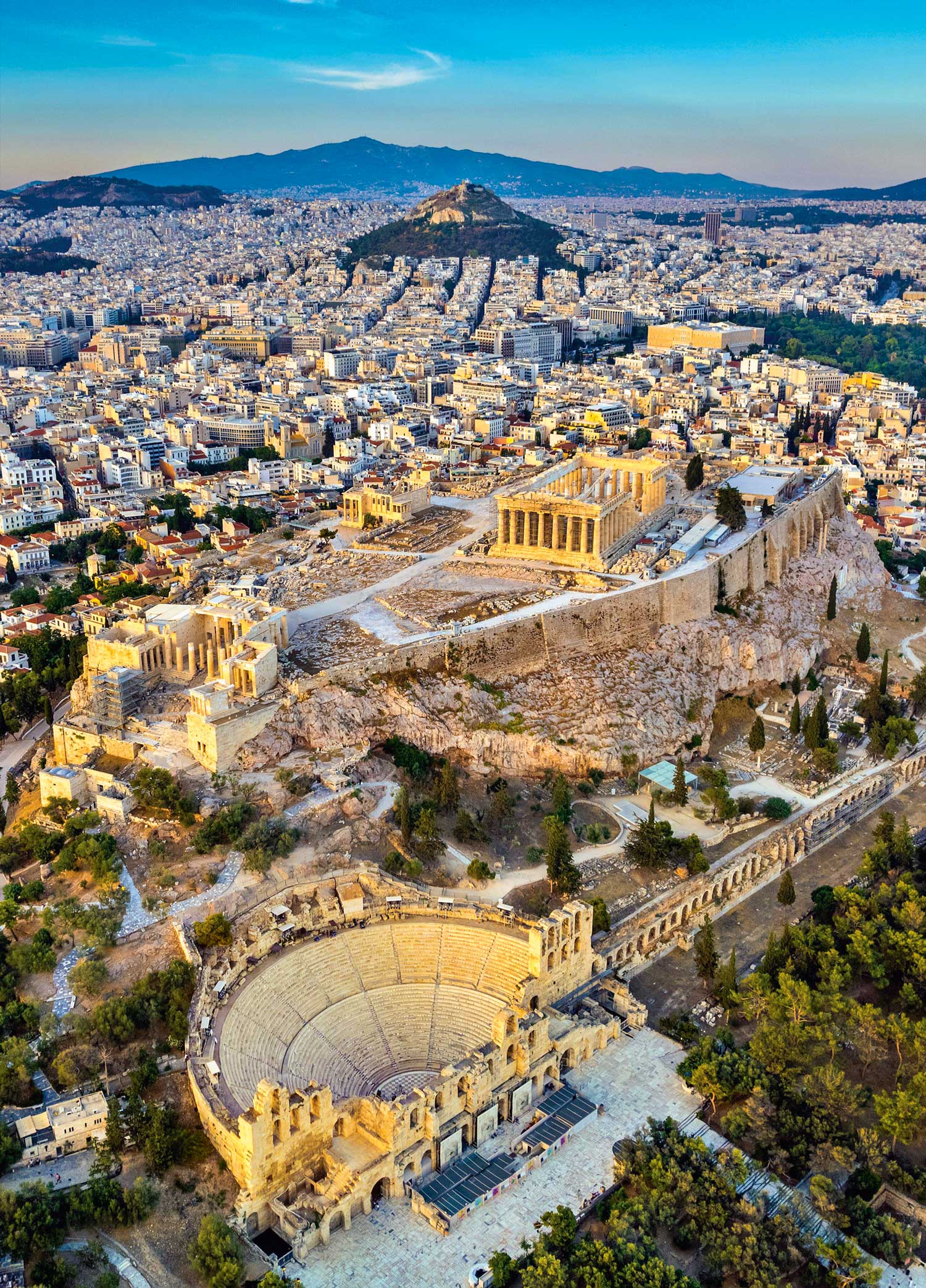 En esta imagen de la colina sagrada de Atenas, la Acrópolis, destacan ...