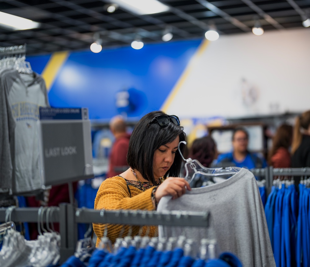 CSUB celebrates renovation of `Runner Bookstore